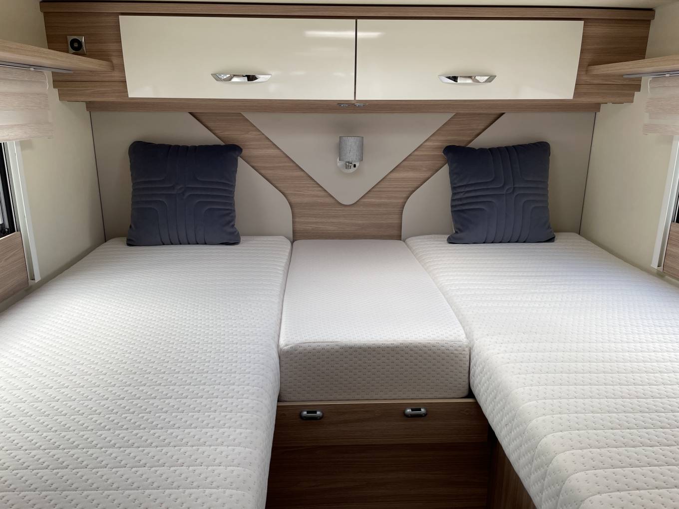 Burstner Lyseo Harmony MT 690G - Twin Single Beds - Garage - Motorhome For Sale