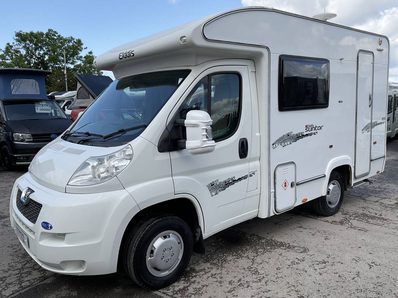 2011 Elddis Autoquest 115 2 berth end kitchen compact