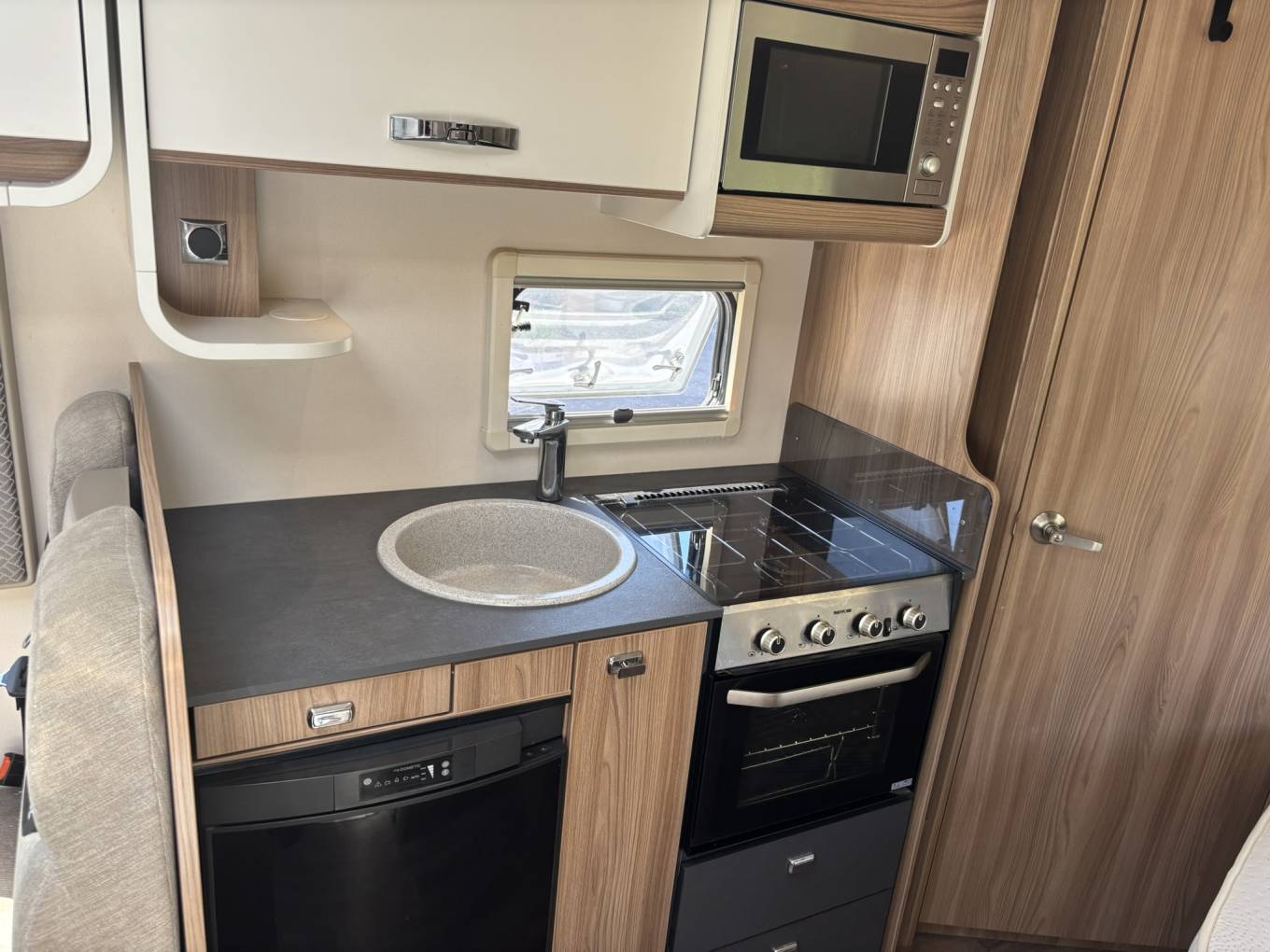 2019 - Swift Freestyle 664 - Fixed bed motorhome for sale