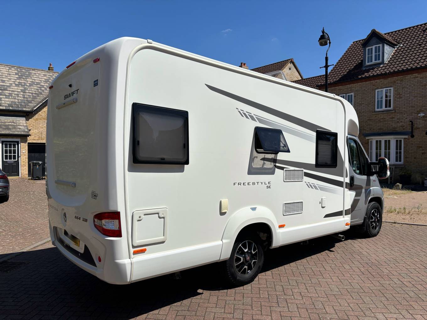 2019 - Swift Freestyle 664 - Fixed bed motorhome for sale