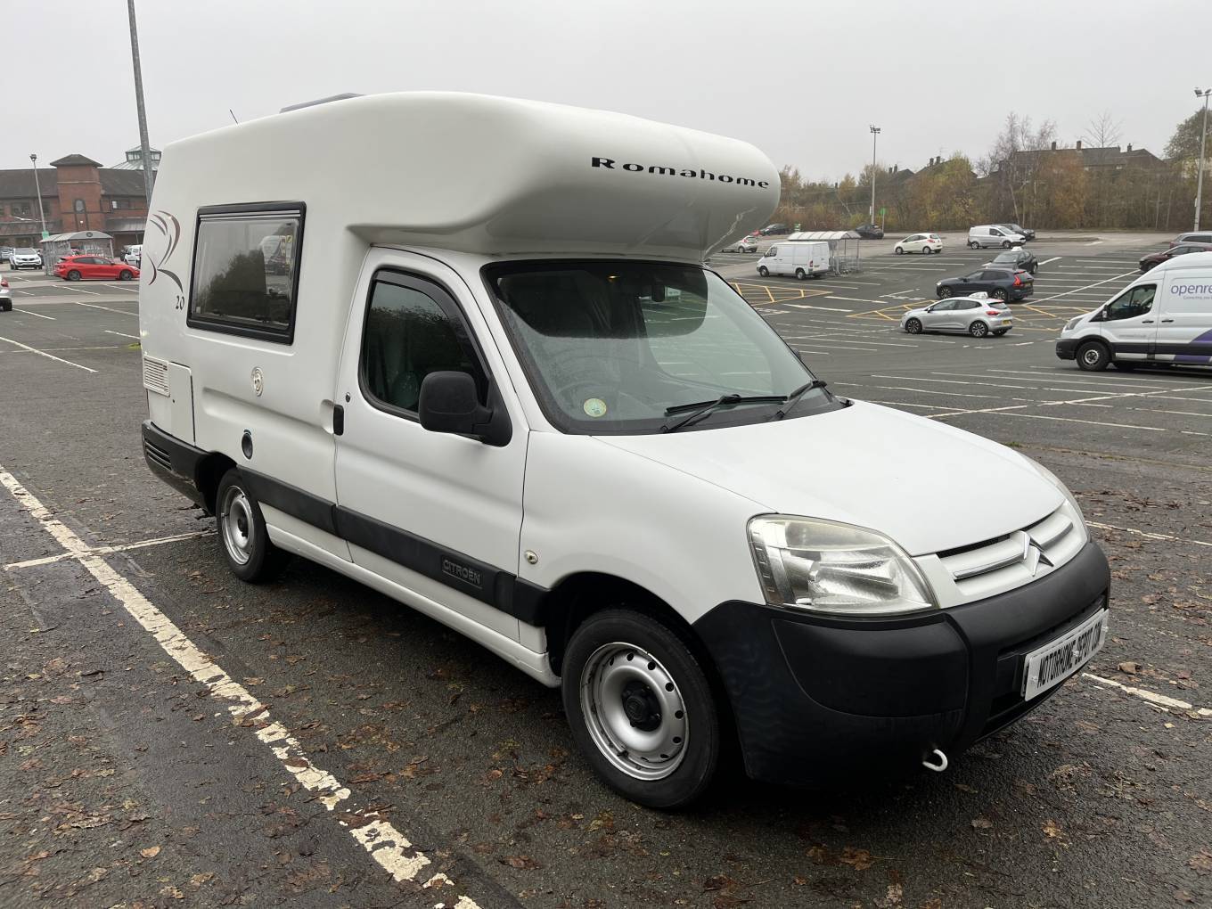 Romahome R20, Compact 2 Berth, Kitchen, Toilet, 4 Belts