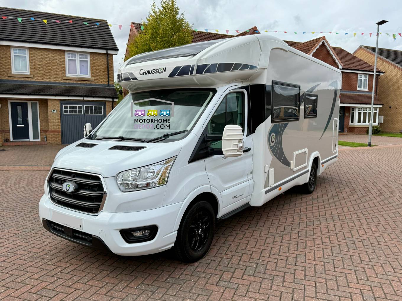 Chausson 720 Titanium Premium Automatic 6 Berth Bunk Beds Motorhome For ...