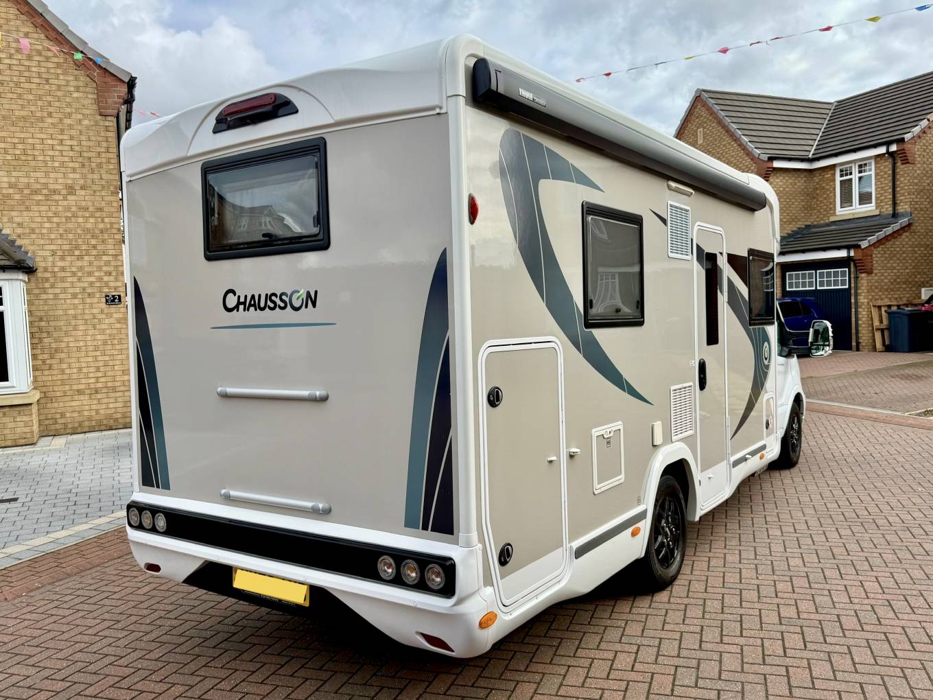 Chausson 720 Titanium Premium Automatic 6 Berth Bunk Beds Motorhome For ...